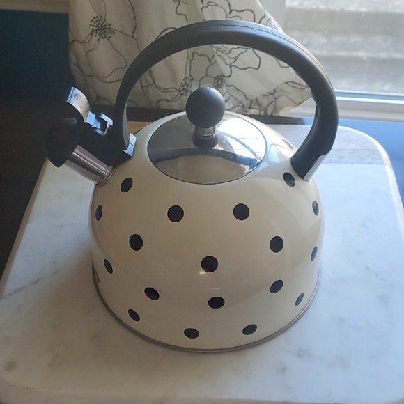 Chefs Atelier | Kitchen | Chefs Atelier 26 Quart Whistling Tea Kettle ...
